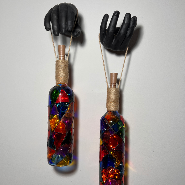 Siyah Renkli Erkek Eli Heykeli Ve Tıpa Peri Led Işıklı Vitray Cam Şarap ...