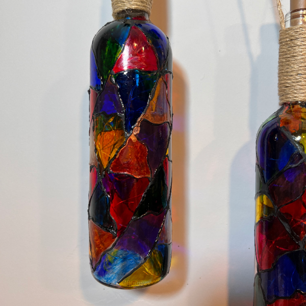 Siyah Renkli Erkek Eli Heykeli Ve Tıpa Peri Led Işıklı Vitray Cam Şarap ...